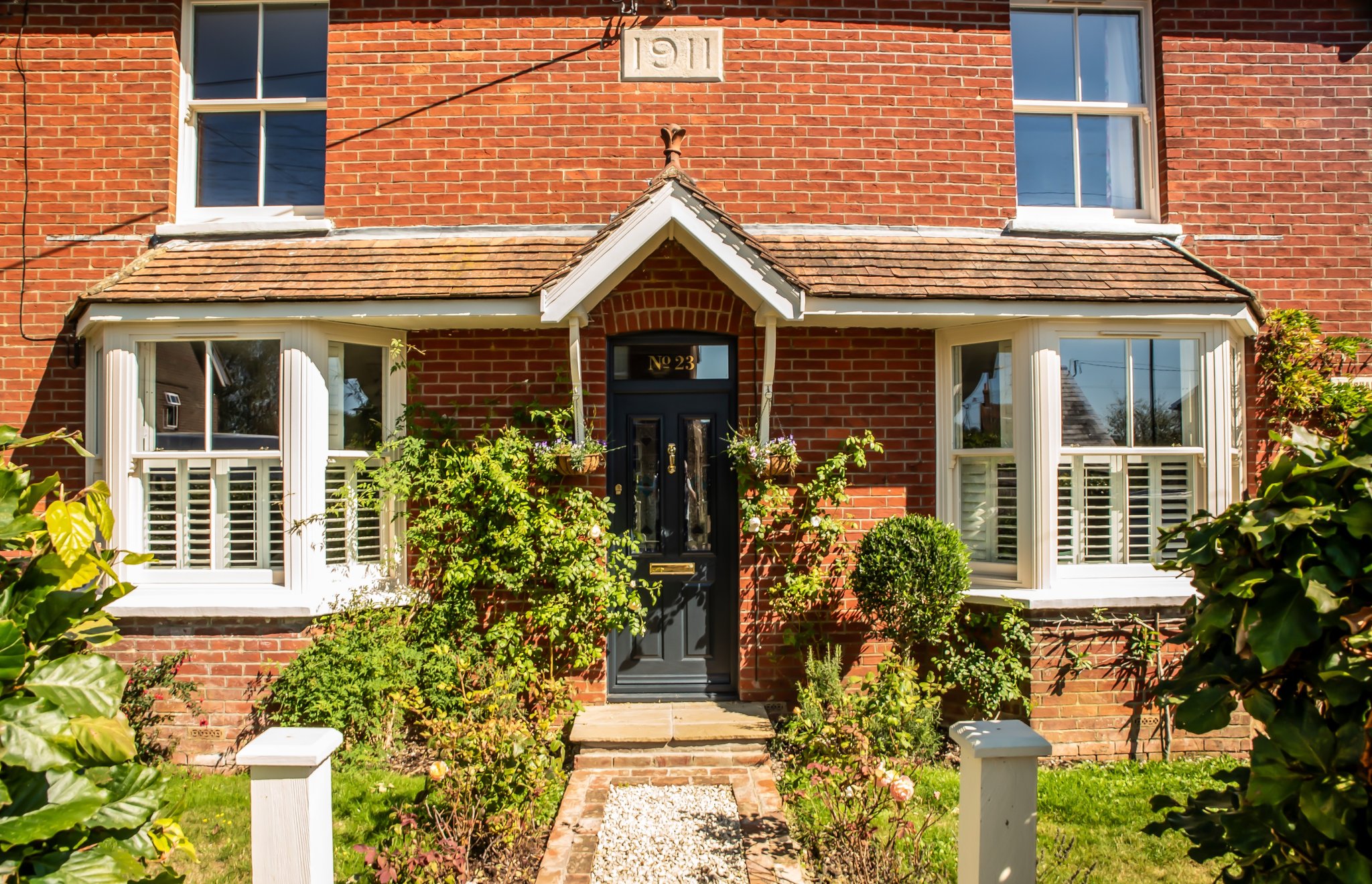 Foils vs Spray Coloured Sash Windows | Which One Should You Choose?